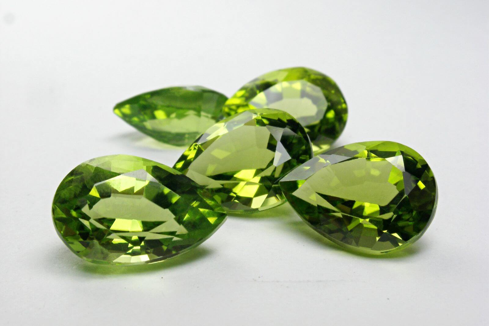 Agosto Piedra de nacimiento Peridot Significado y Usos | Conscious Items